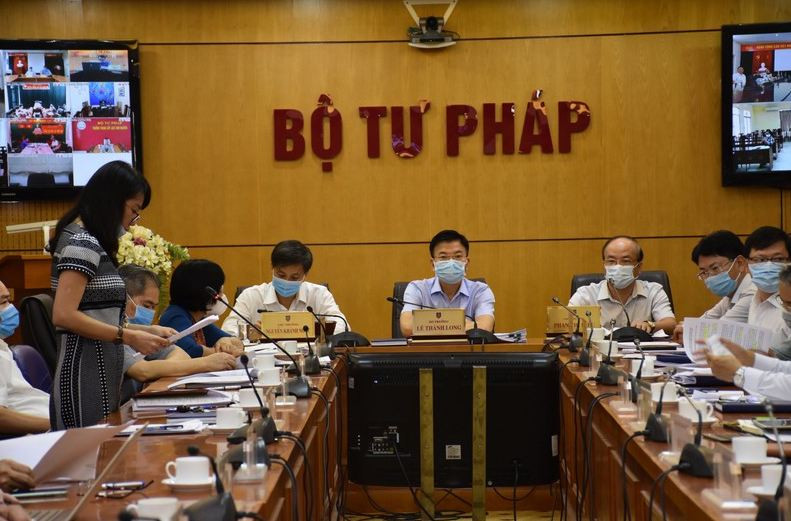 Cán bộ tư pháp hộ tịch tiếng anh là gì