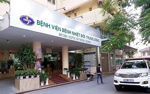 Biển thủ tiếng anh là gì?